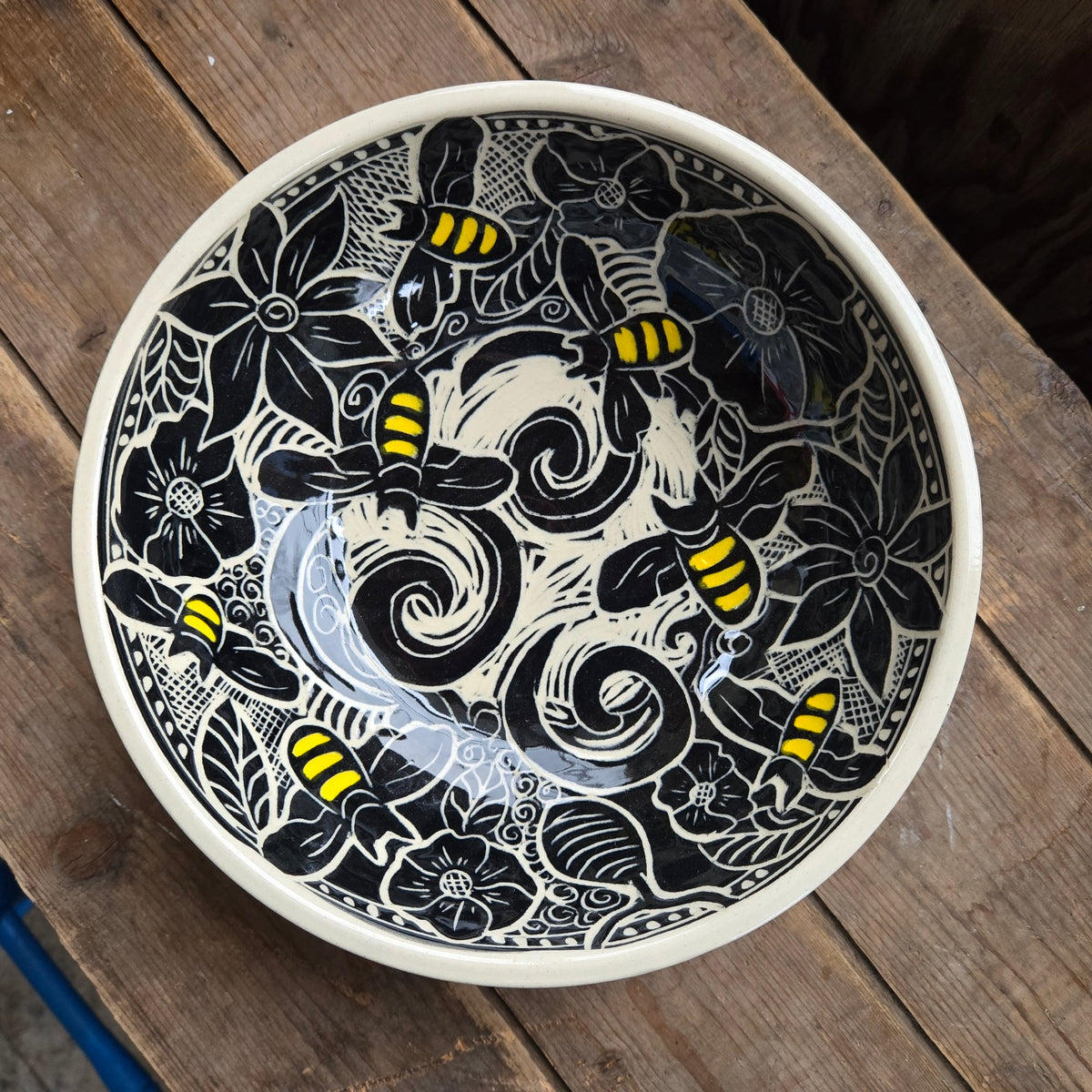 Medium Serving Bowl - Bees & Swirls – The Potter's Studio & Gallery